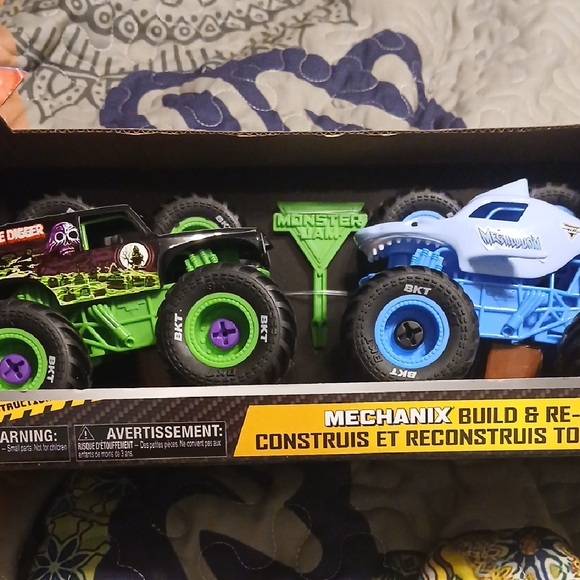 Monster Jam | Toys | Mechanix Build Reconstruct Set Monster Jam Grave ...